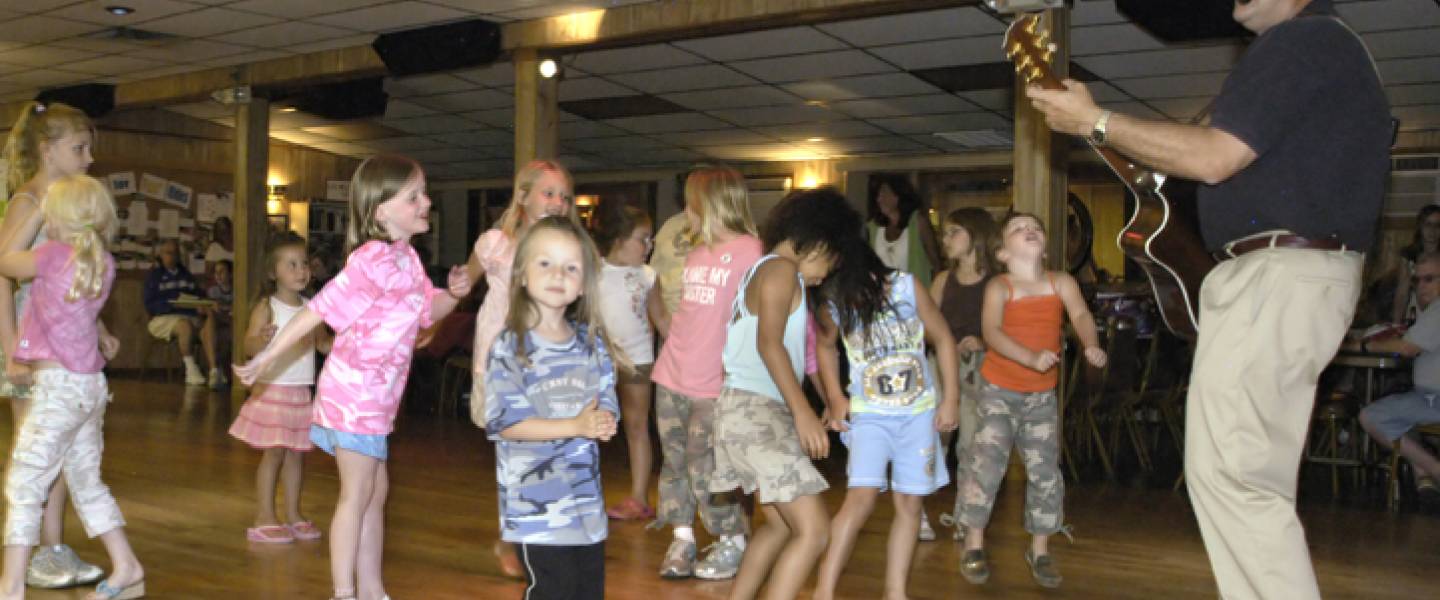 Live Music | DJ Dance Party | Sunny Hill Resort & Golf Course